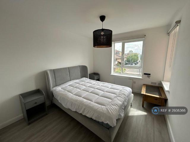 Crescent Block G, Brent, HA9 2 bed flat to rent £2,400 pcm £554 pw