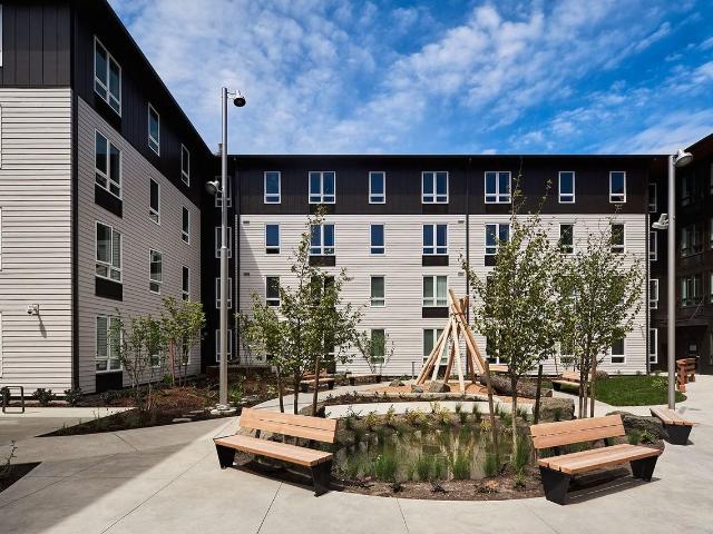 Crescent Court 3 Bedroom Apartment for Rent at 11560 Se Division St, Portland, OR 97266 Powellhurst Gilbert
