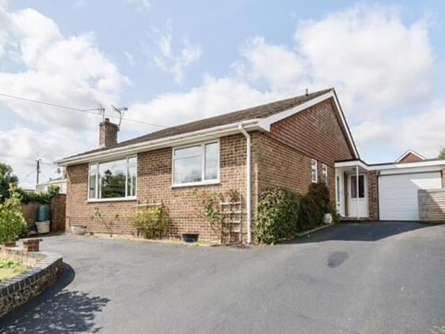 Crescent Close, Winchester, 3 Bedroom Bungalow