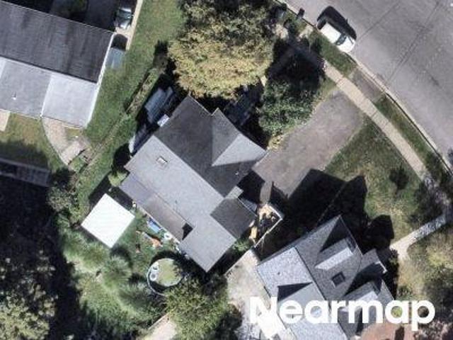 Crescent Dr