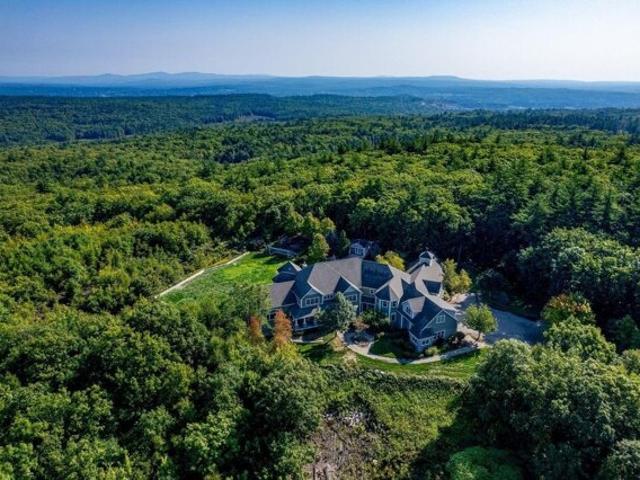 Crescent Dr, Home For Sale
