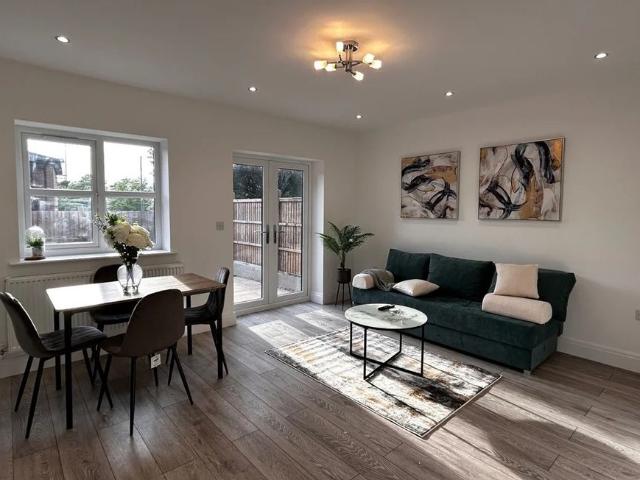 Crescent Drive, Aldershot GU12, 3 bed terraced house to rent, £1,800 pcm | PrimeLocation