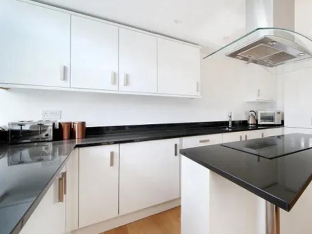 Crescent Grove, London, SW4 7AH, United Kingdom | 3 bed apartment for rent #167616520 | Rentberry