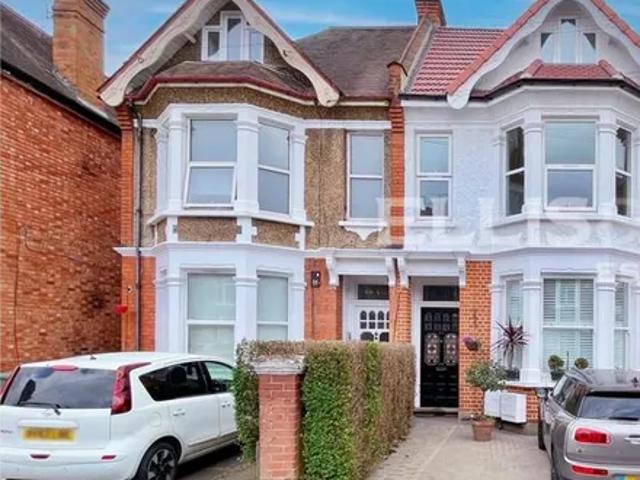 Crescent Hotel, Welldon Crescent, Greenhill, London, HA1 1JX, United Kingdom | 4 bed apartment for rent #167615478 | Rentberry