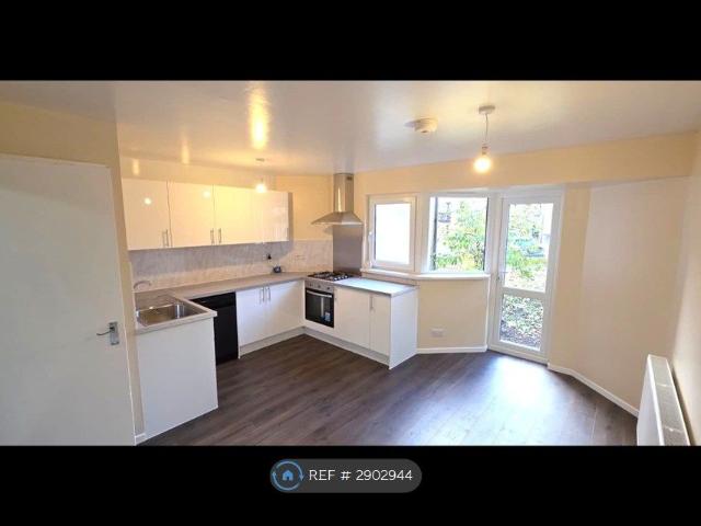 Crescent Lane, Dundee DD4, 4 bed terraced house to rent, £1,200 pcm | PrimeLocation