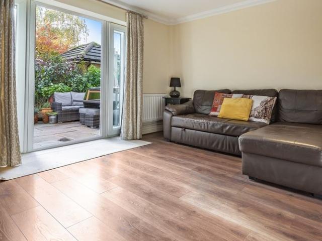 Crescent Lane, London, SW4