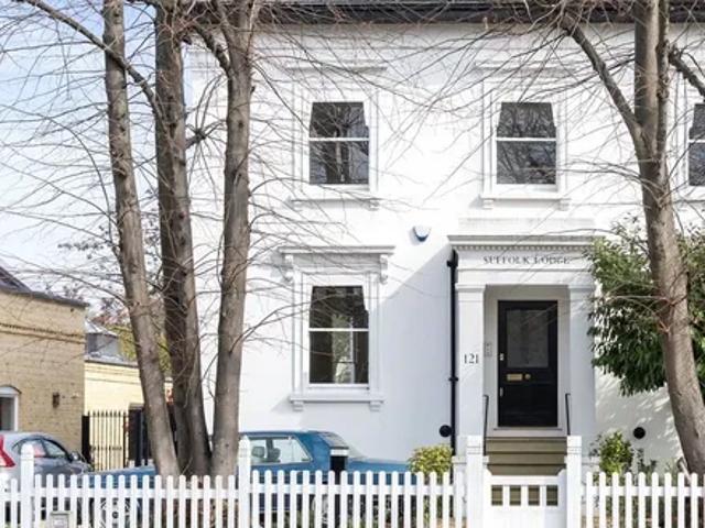 Crescent Lane, London, SW4 9PA, United Kingdom | 6 bed house for rent #167642010 | Rentberry
