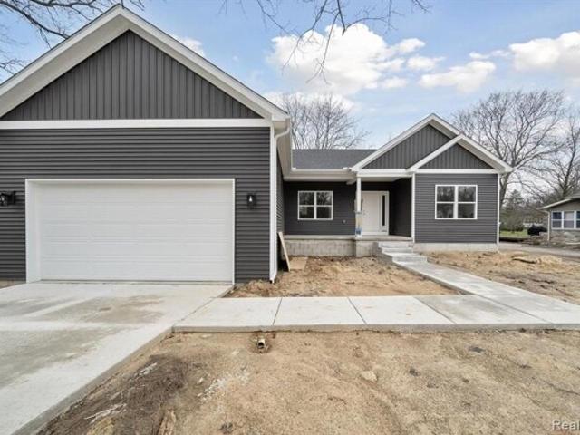 Crescent Lake Rd, Waterford Township, Home For Sale