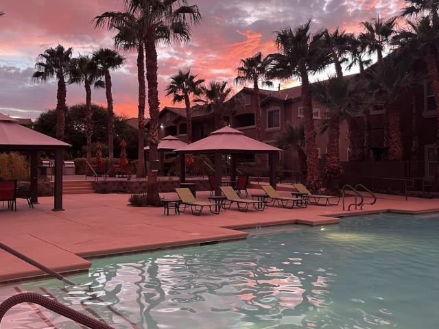 Crescent Ridge Apartments 2 Bedroom Apartment for Rent at 375 Conestoga Way, Henderson, NV 89002 Mission Hills