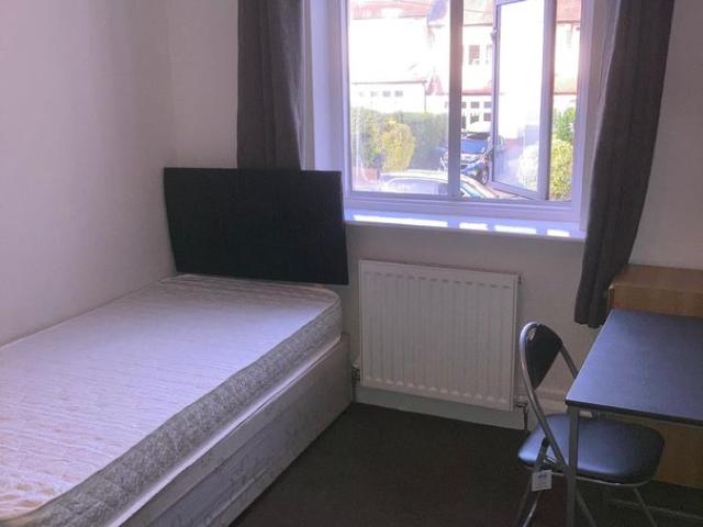 Crescent Rise, London N22, Room to rent, £700 pcm | PrimeLocation