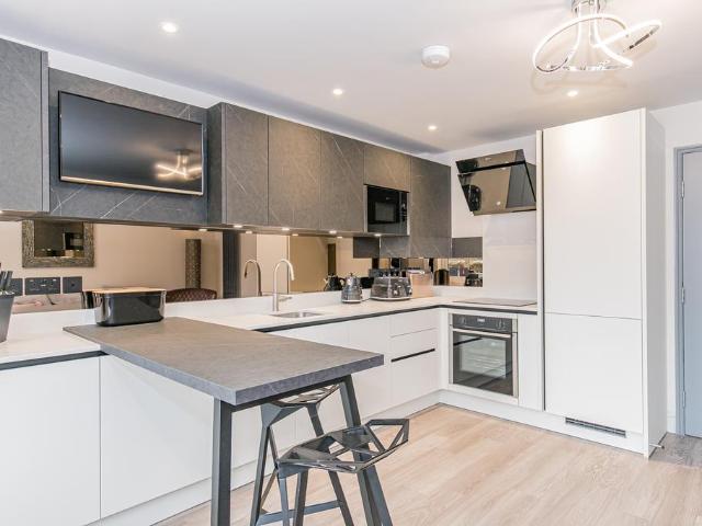 CRESCENT ROAD, OXFORD, OX4 2 bed apartment to rent £2,400 pcm £554 pw