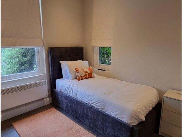 Crescent Road, Bournemouth BH2, Studio to rent, £850 pcm | PrimeLocation