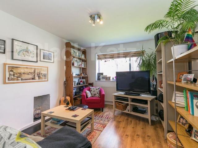 Crescent Road, Crouch End N8, 1 bed flat to rent, £1,798 pcm | PrimeLocation