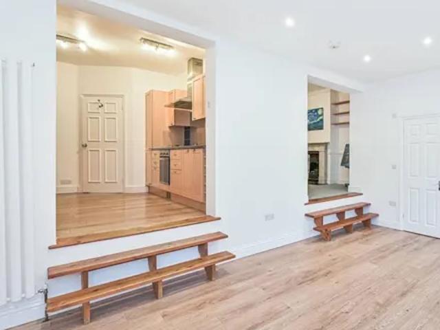 Crescent Road, London, EN4 9RN, United Kingdom | 3 bed house for rent #139265790 | Rentberry