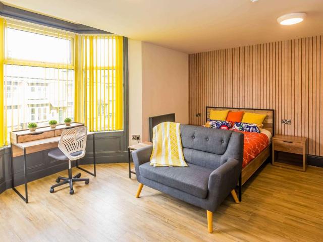 Crescent Road Room 1