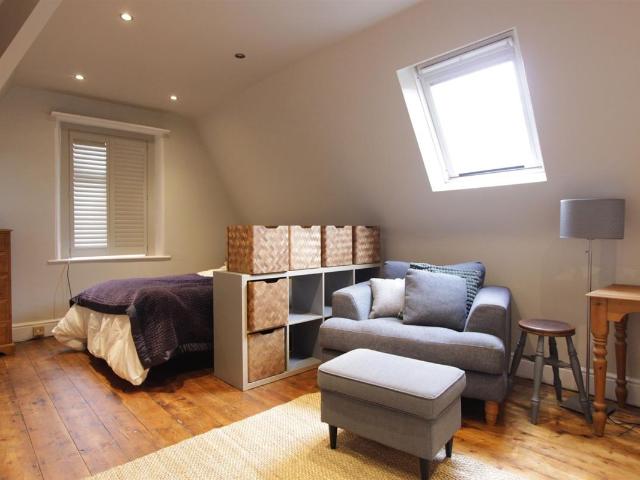 Crescent Road, Sheffield S7, Studio to rent, £650 pcm | PrimeLocation