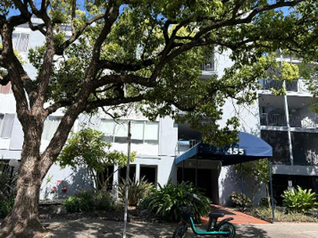 Crescent St Apt 220