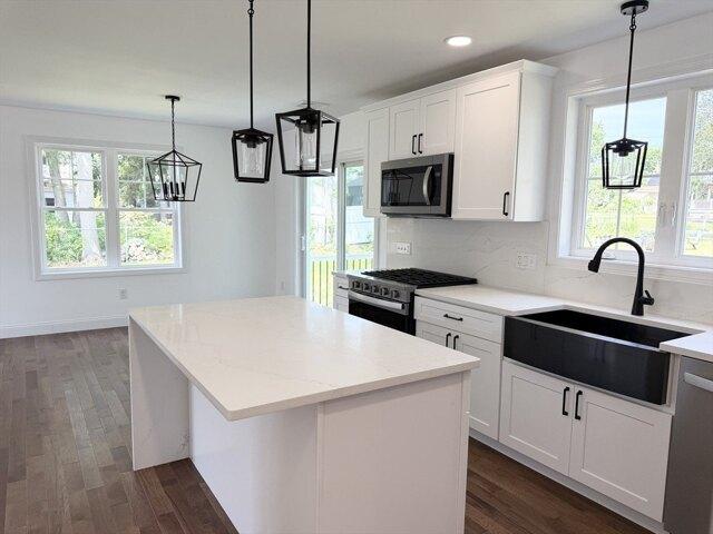 Crescent St, New Bedford, Home For Sale