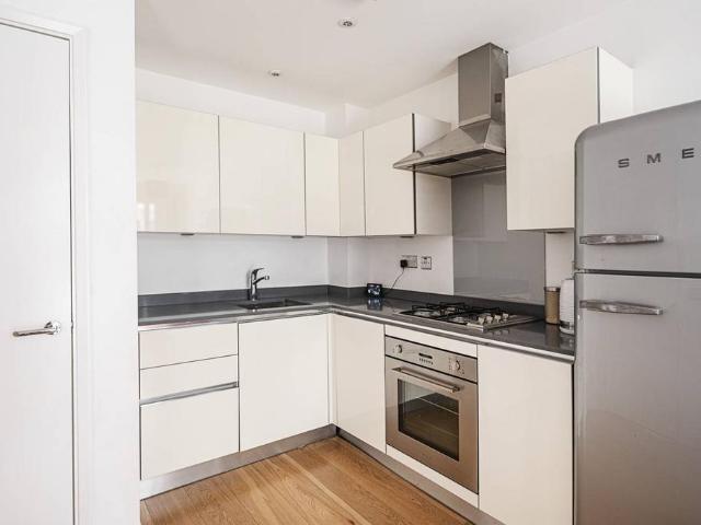 Cresset Road, Hackney, London, E9 1 bed flat to rent £2,250 pcm £519 pw