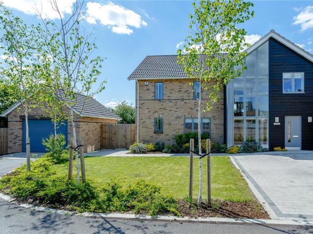 Cresswell Close, Impington. 4 bed detached house to rent £4,200 pcm £969 pw