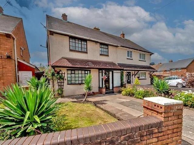 Cresswell Crescent, Walsall 3 bed property to rent £1,095 pcm £253 pw