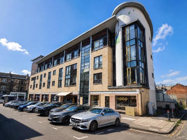 Cresswell Street, West End, Glasgow, G12 3 bed flat to rent £2,000 pcm £462 pw