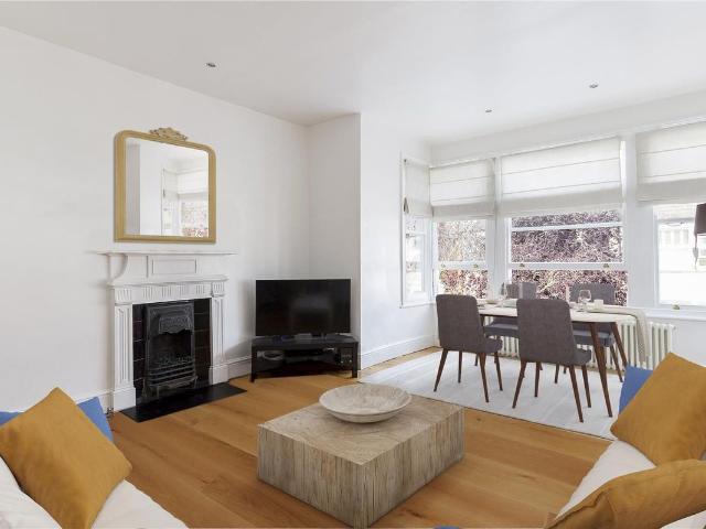 Cresswell Road, Twickenham TW1, 3 bed flat to rent, £2,950 pcm | PrimeLocation