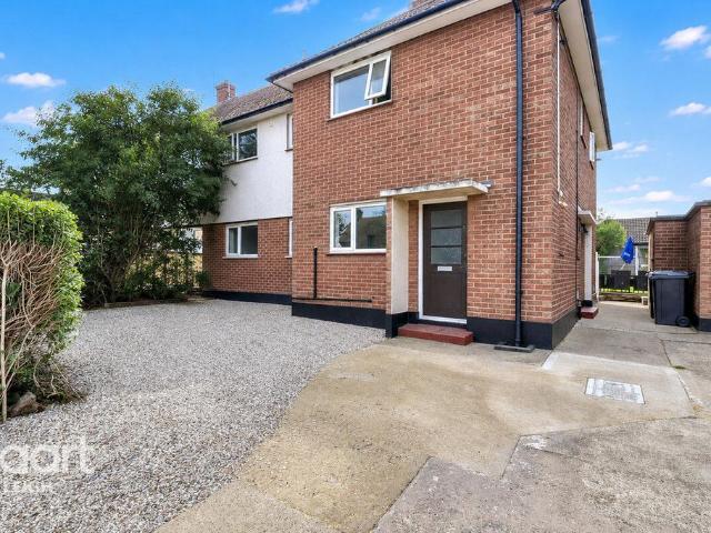 Creswick Avenue, Rayleigh 2 bed flat to rent £1,600 pcm £369 pw