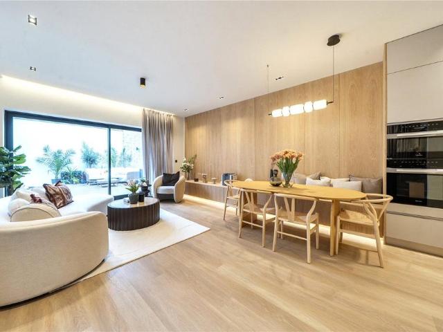 Creswick Road, London, W3 3 bed flat to rent £5,250 pcm £1,212 pw