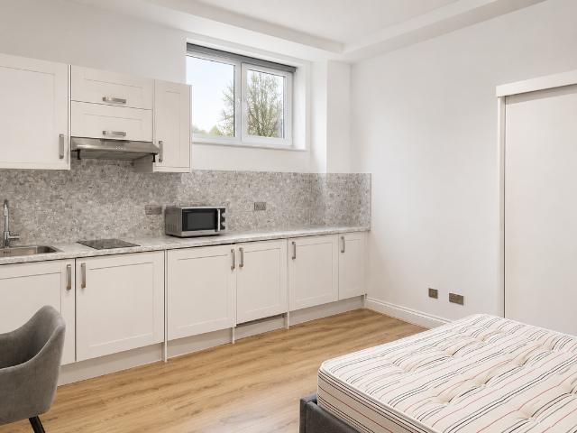 Creswick Road, London W3, Studio to rent, £1,400 pcm | PrimeLocation