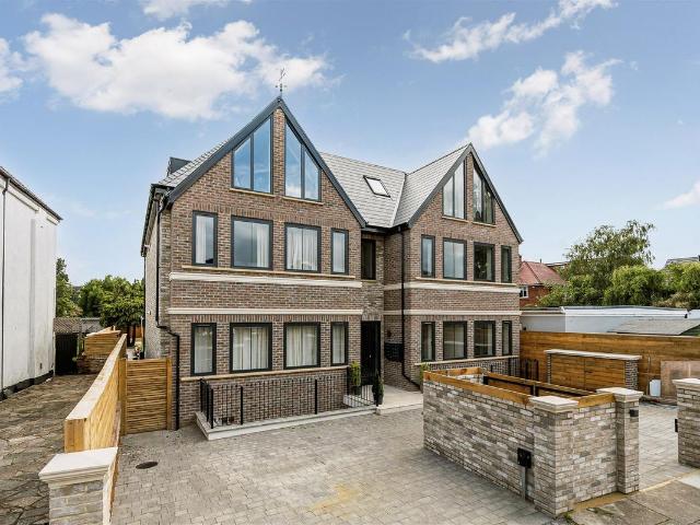 Creswick Road W3, 3 bed flat to rent, £4,250 pcm | PrimeLocation