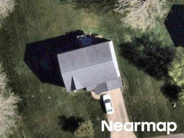 Crest Circle Dr NE