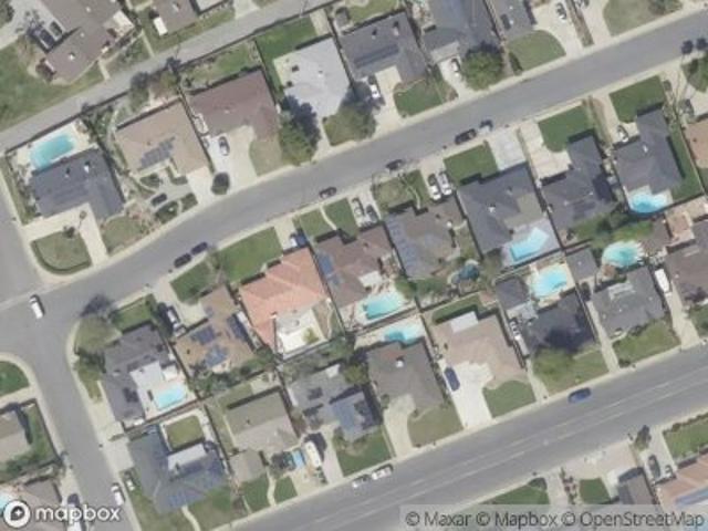 Crest Dr