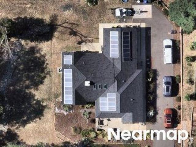 Crestmoor Dr