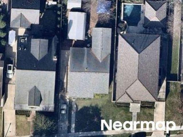 Crestmont Dr