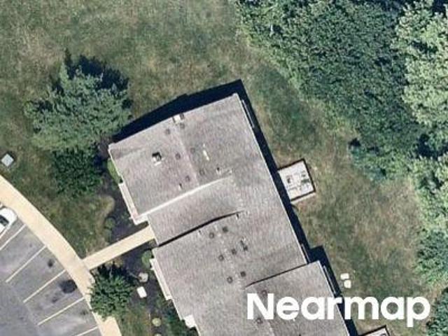 Crestmont Dr