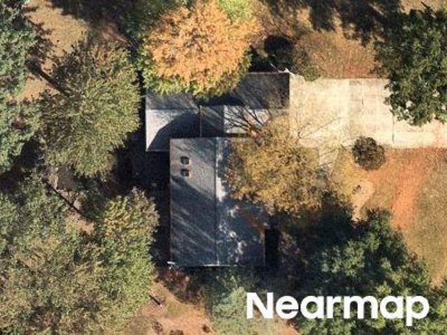 Crestmont Dr