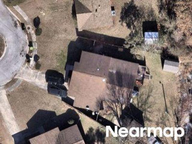 Crestmore Dr