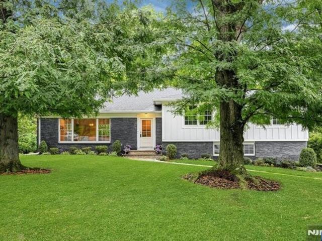 Crestview Ct, Montclair, Home For Sale