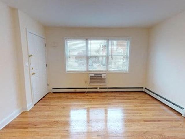 Crestview Gardens Apartments One Bedroom