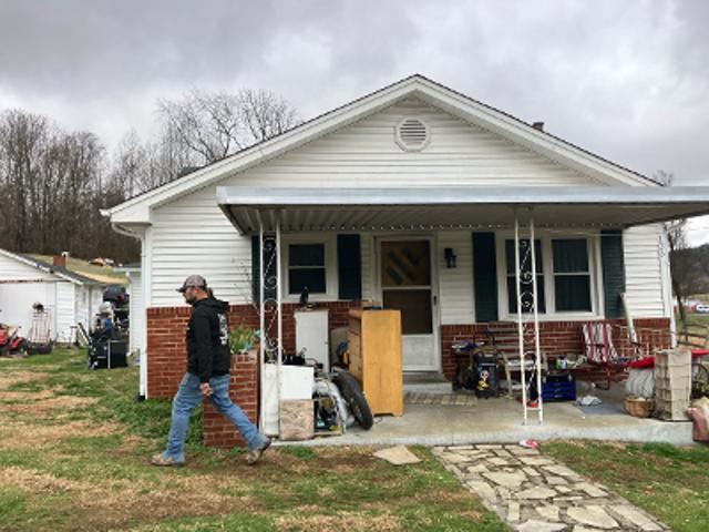 Crestview Dr