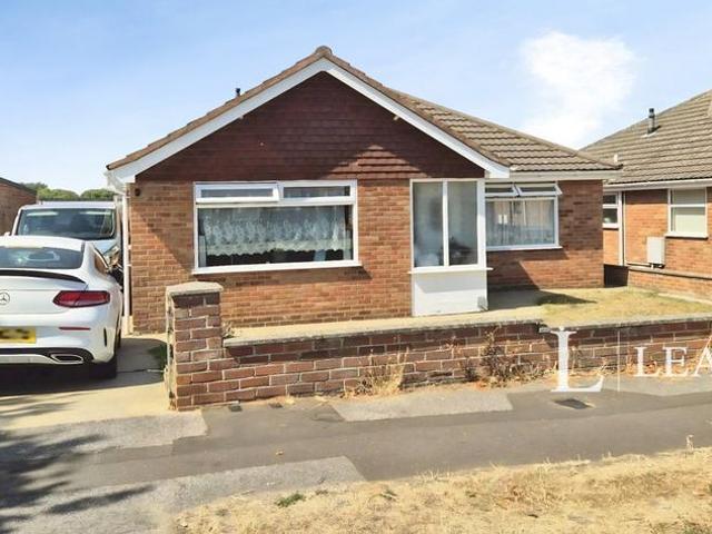 Crestview Drive, Lowestoft, NR32 3 bed house to rent £1,355 pcm £313 pw