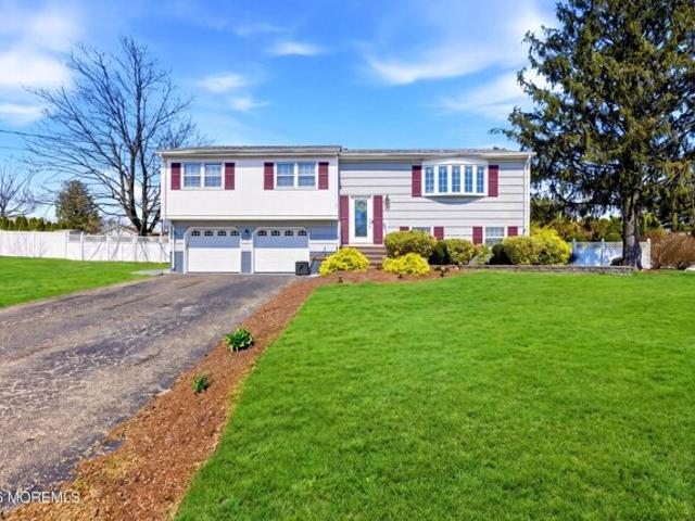 Crestview Ter, Brick, Home For Sale