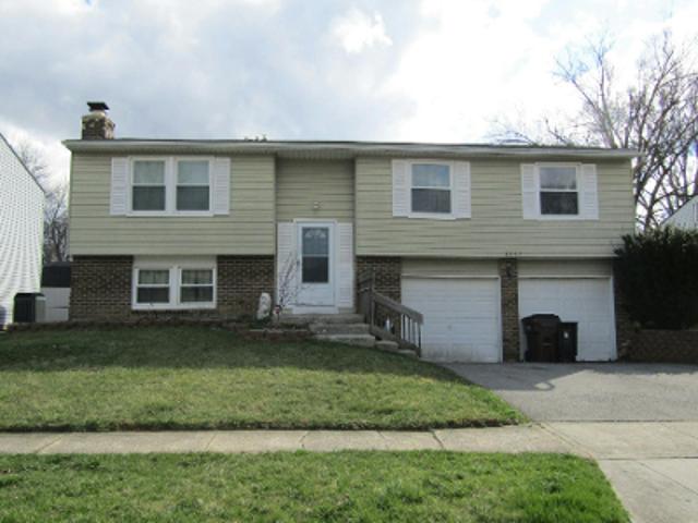 Crestwater Dr