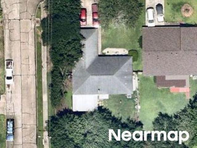 Crestway Dr