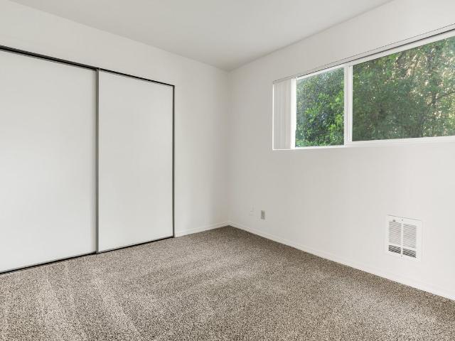 Crestwood Court Apartments 2 Bedroom Apartment for Rent at 3830 Sw Plum St, Portland, OR 97219 Multnomah