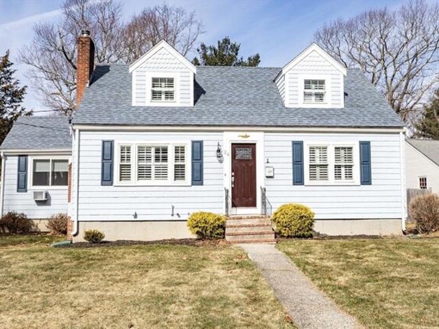 Crestwood Cir, Norwood, Home For Sale