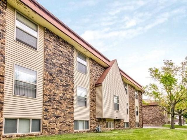 Crestwood Apartment 2 Bedroom Apartment for Rent at W Crestwood Dr, Peoria, IL 61614