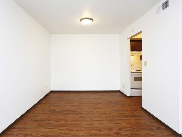 Crestwood Apartment 2 Bedroom Apartment for Rent at W Crestwood Dr, Peoria, IL 61614