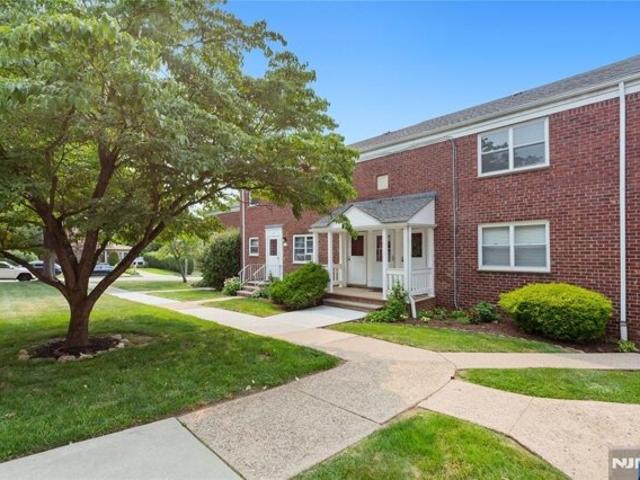Crestwood Ave Apt,hackensack, Condo For Sale